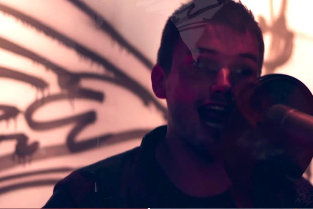 Joe Moore — Joe Moore – Singer, Songwriter and Pitt Street busker